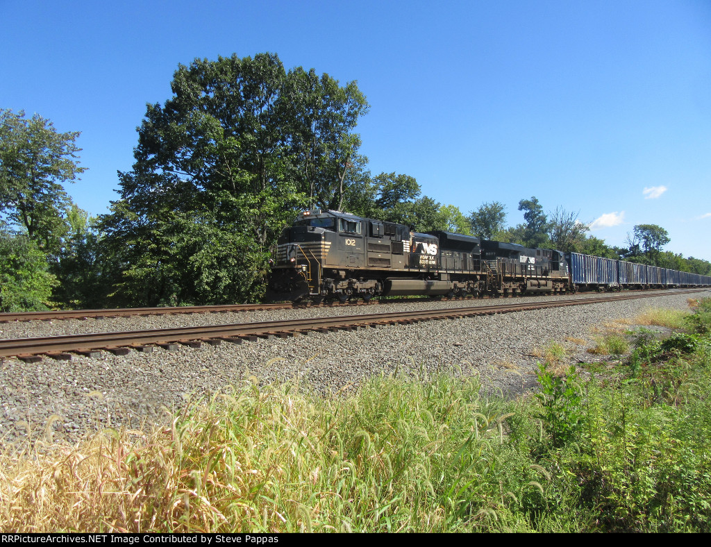 NS 1012 leads train 63V